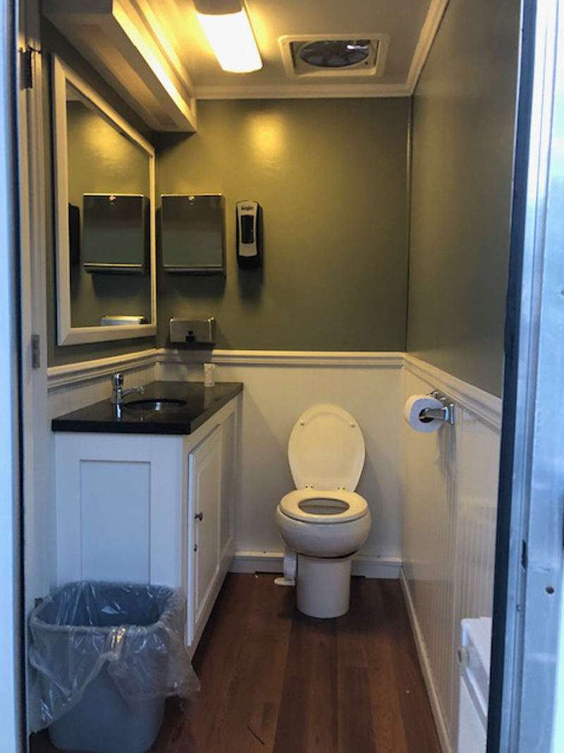 3-STATION ADA COMPLIANT LUXURY RESTROOM TRAILER